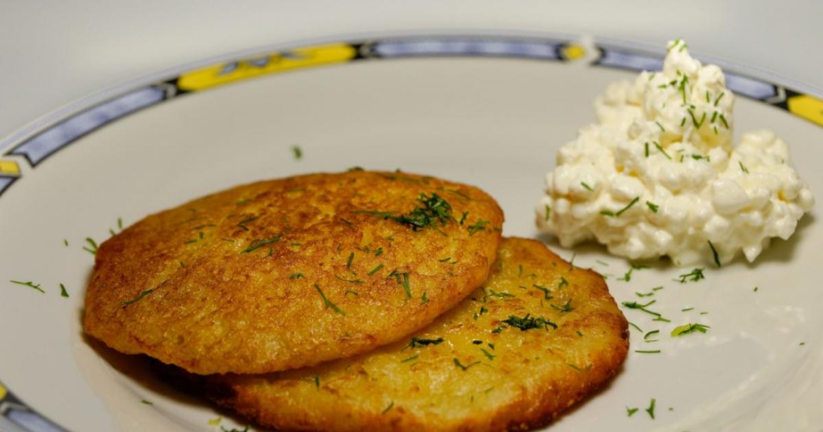 Jak udělat cuketové bramboráky | recept | jaktak.cz