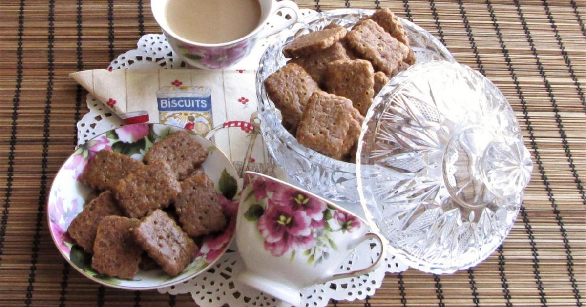 Jak upéct domácí perníkové „Lotus sušenky“ | recept | jaktak.cz